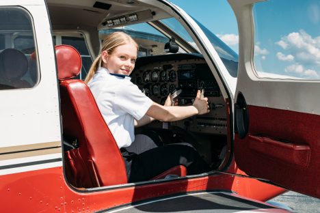 Griffith aviation graduates flying high - Griffith News