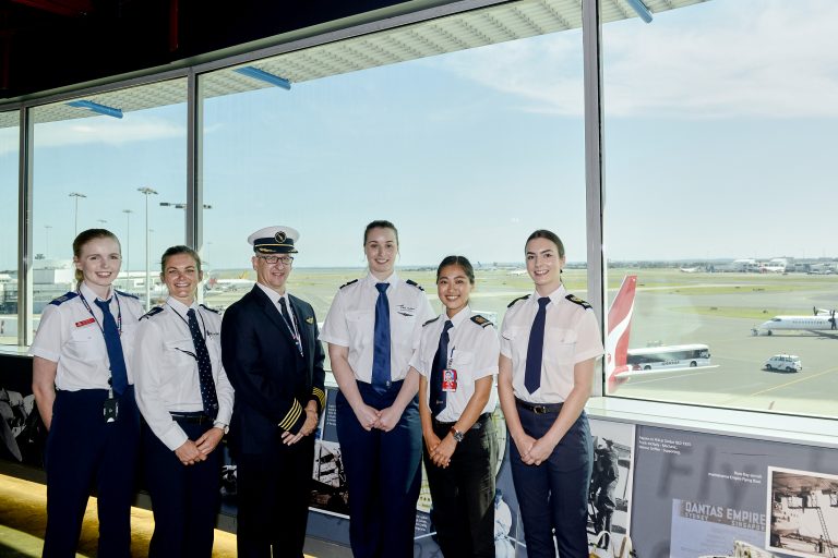 Griffith Aviation partners with Qantas for Future Pilot Program ...