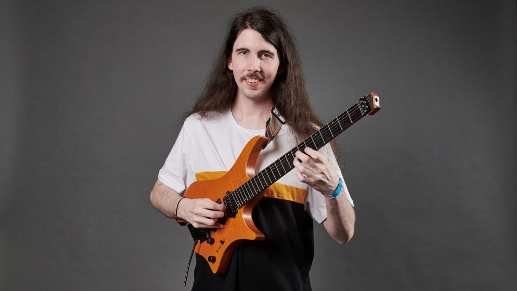 Griffith guitar hero wins global competition – Griffith News