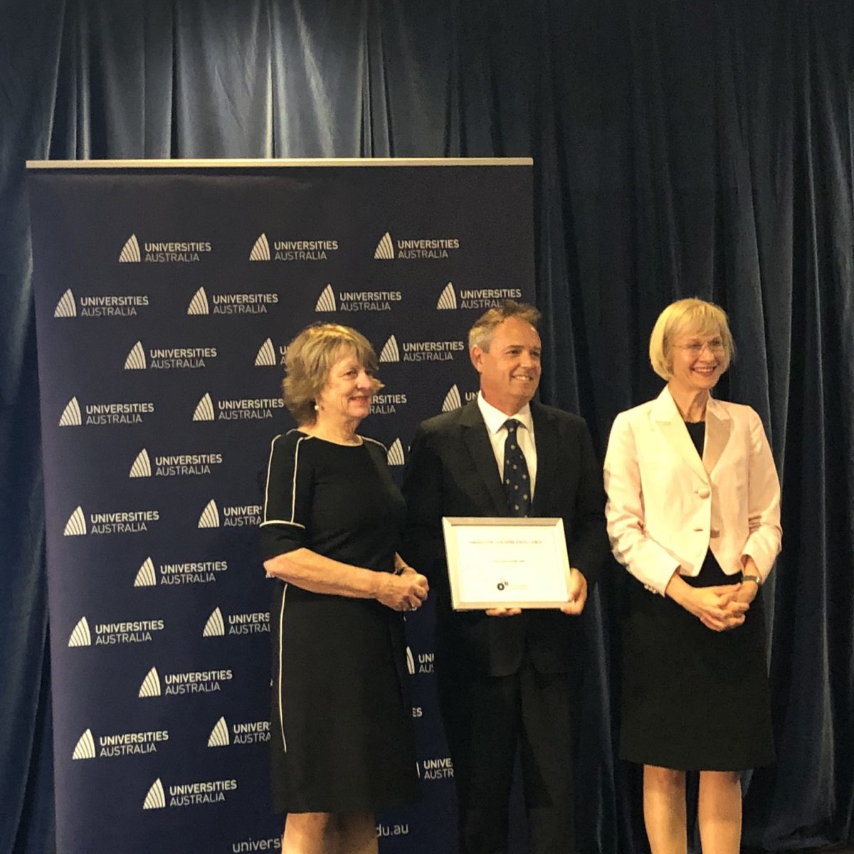 Griffith science educator receives major UA Teaching Award – Griffith News