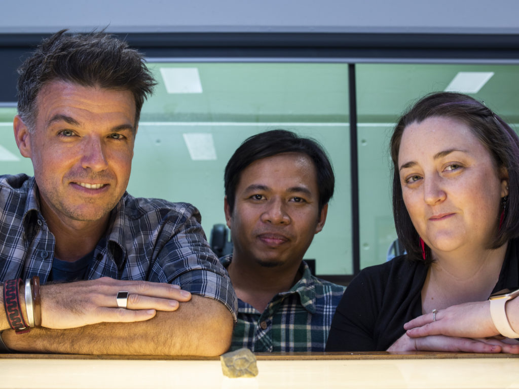 Portable rock art ‘social glue’ for early humans in Ice AgeÂ Â ...