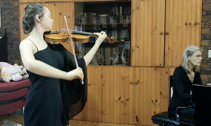 Mira's Experience with Online Learning at Young Con - Griffith News