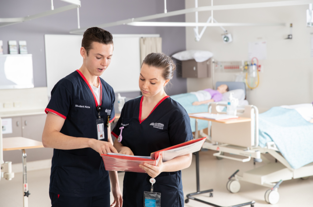 Student pursues dream of nursing thanks to scholarship - Griffith News