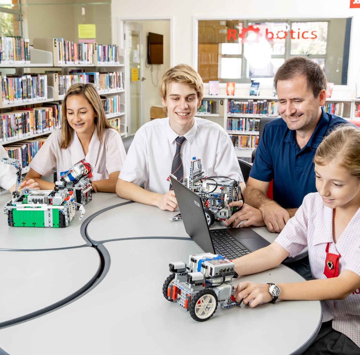 Scholarship encourages professionals to turn to teaching – Griffith News