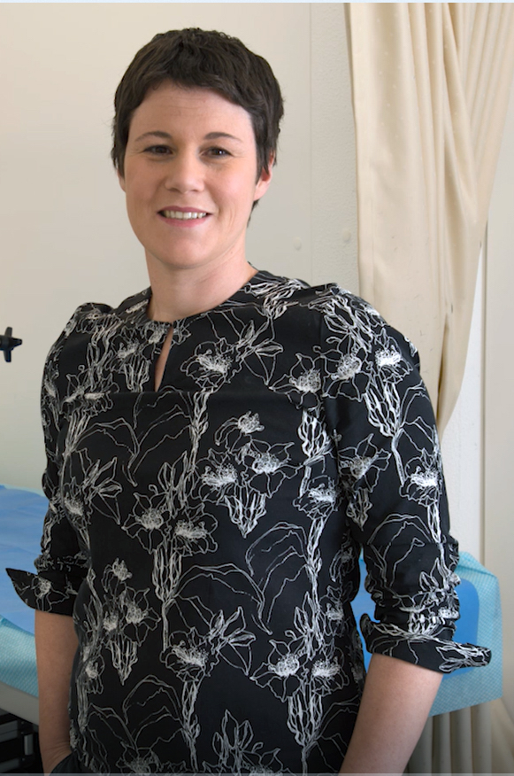 Researchers put aerosol sunscreens to the test - Griffith News