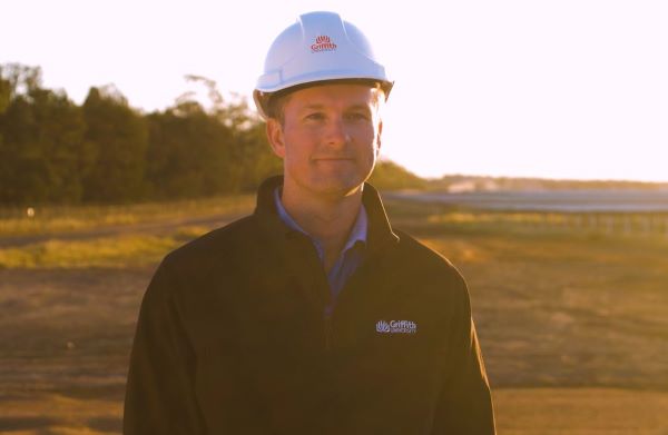 Griffith’s Logan campus lights up with solar energy - Griffith News
