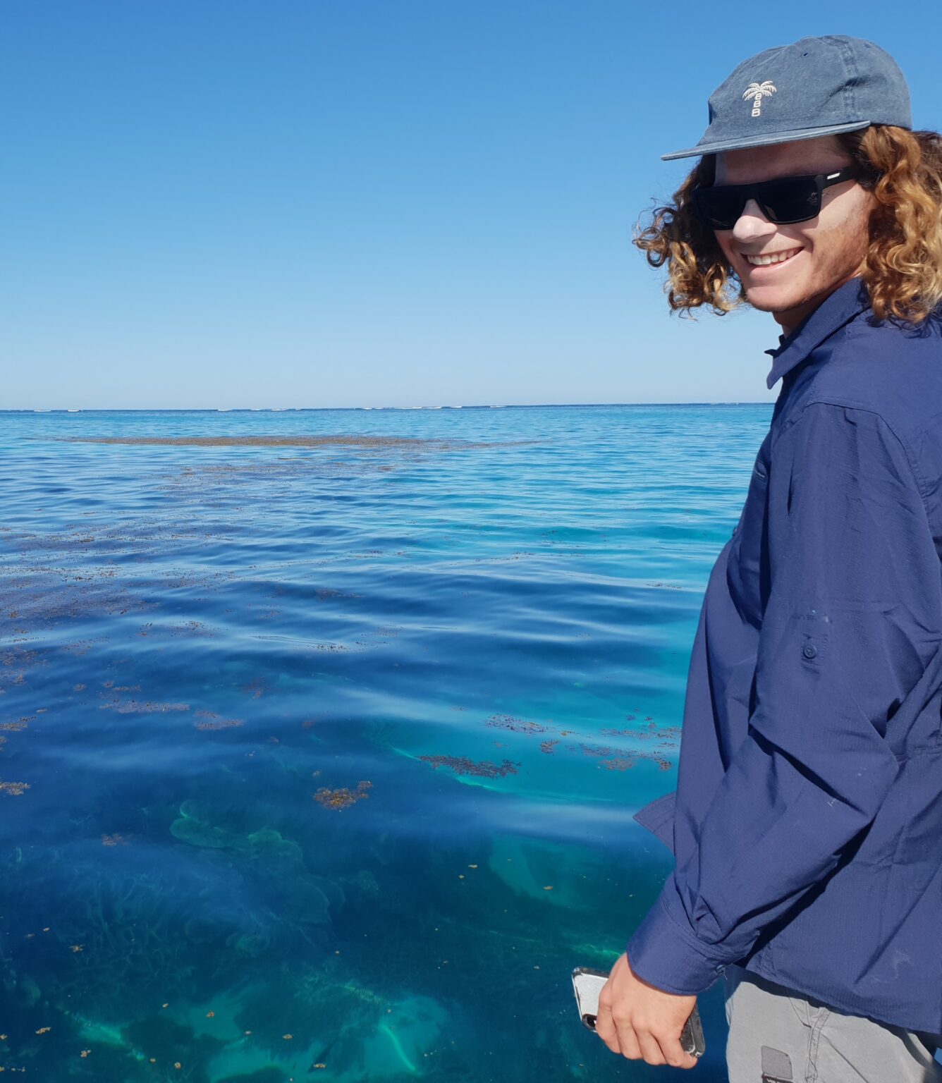 Floating algae a raft for juvenile pelagic fish - Griffith News